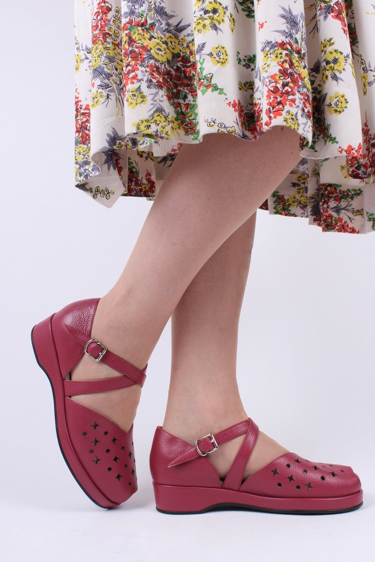 1940s style summer sandals / wedges - Burgundy - Norma – memery