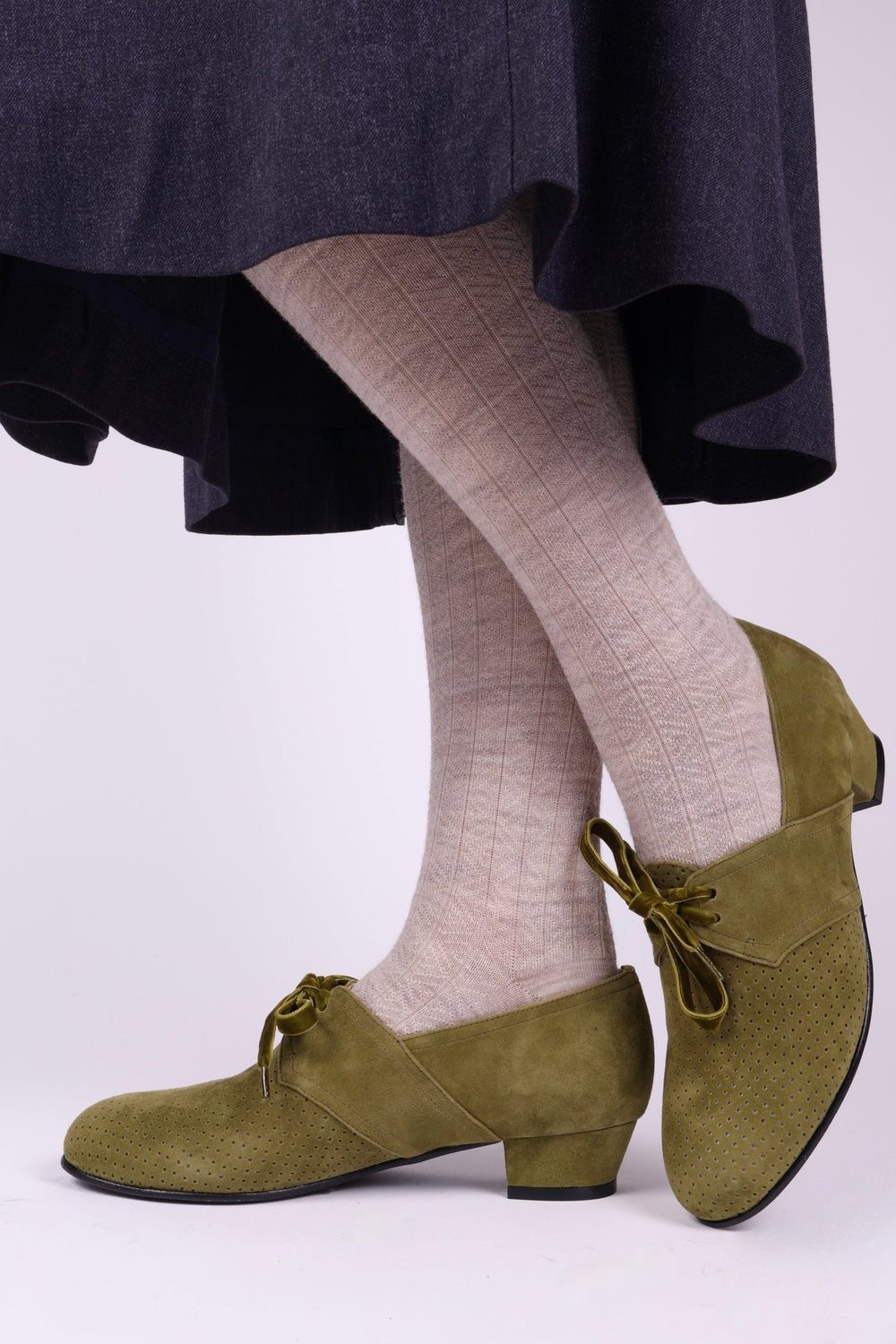 Red 40s vintage style shoe - suede shoes | memery