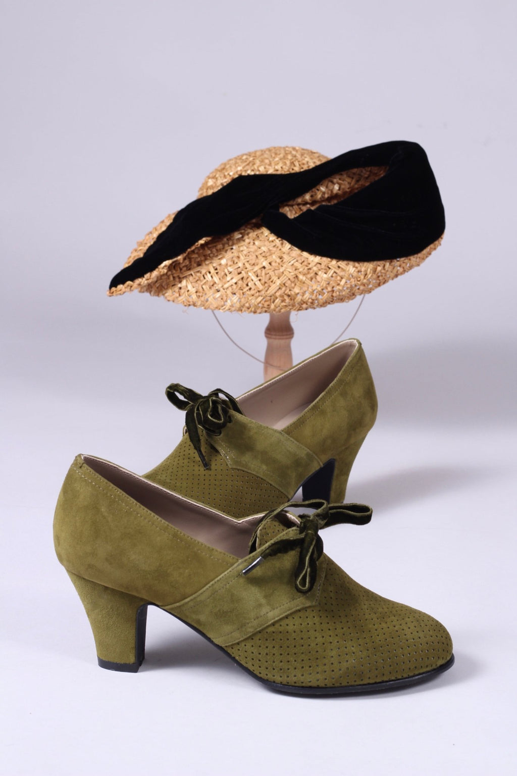 1940s pumps in suede with velvet laces - Green - Esther – memery